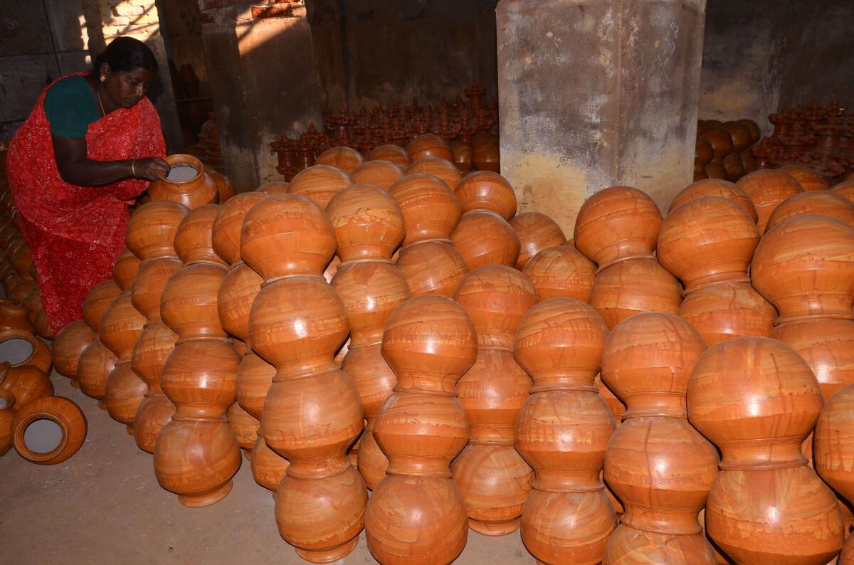 What is Manamadurai Pottery? Manamadurai Pottery gets GI Tag [UPSC ...